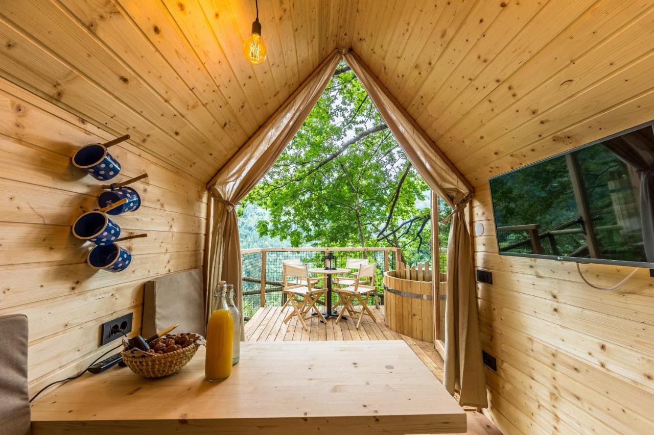 Glamping di San Valentino Lago di Bled: offerta 3 giorni in casa sull'albero con vasca da bagno ...